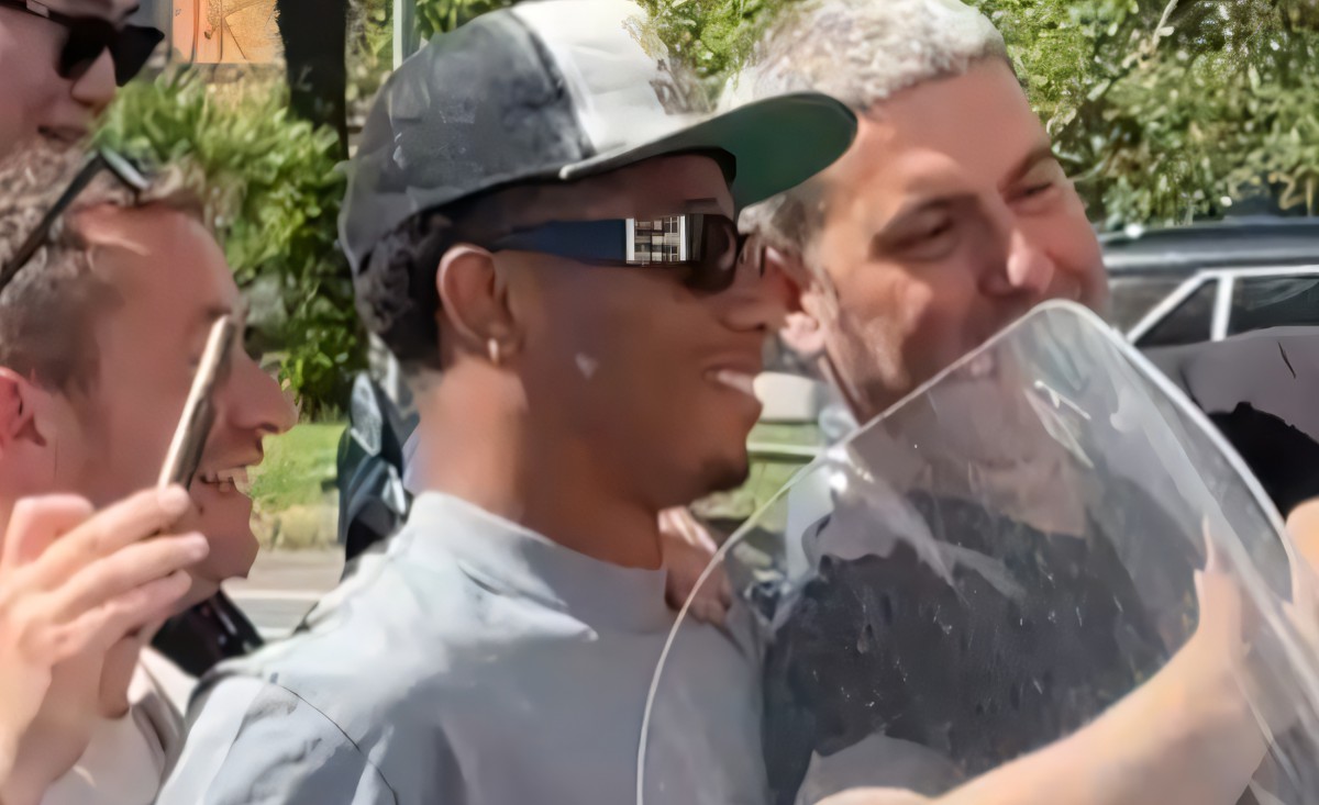 Neres sul lungomare: "I Campioni dell'Italia siamo noi", delirio e ...