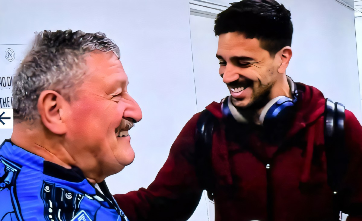 Starace-Simeone, emozione al Maradona: "Ti ho preparato un bel caffè ...